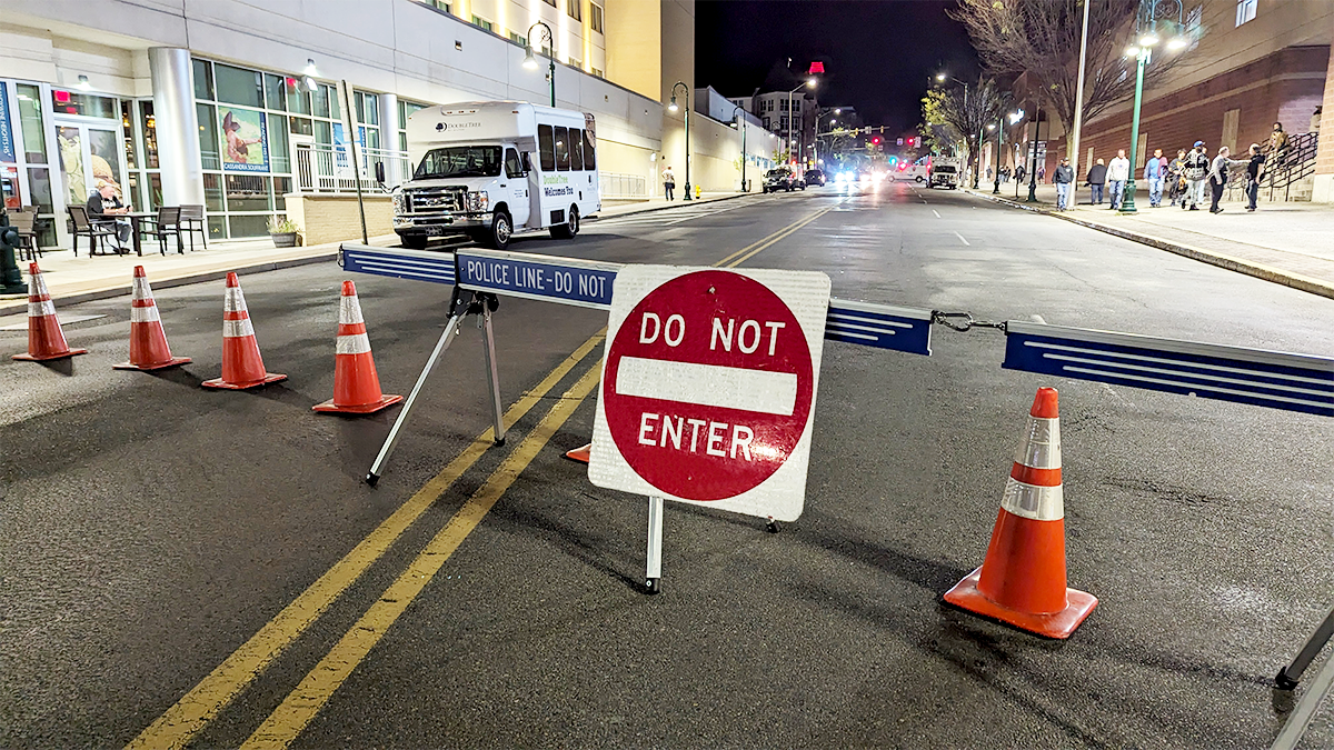 Traffic, Pedestrian, and Warning Signs - Traffic Safety Resource Center