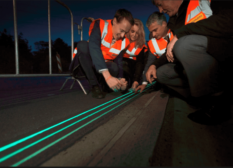 Smart Highway Technology: Illuminating Roads Of The Future - Traffic ...